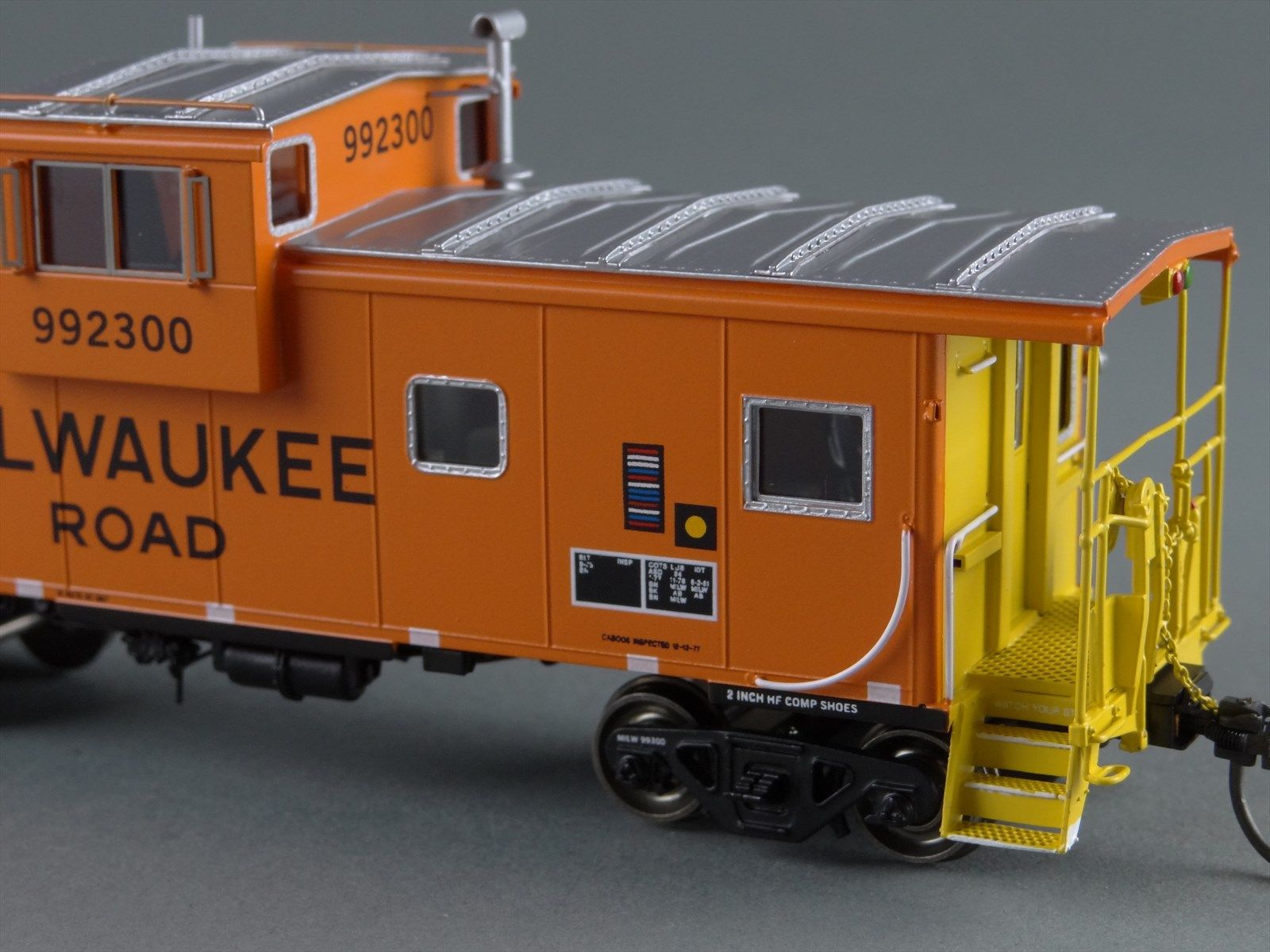HO OMI 4240.1 Milwaukee International W-V Caboose #992300 - Lighted