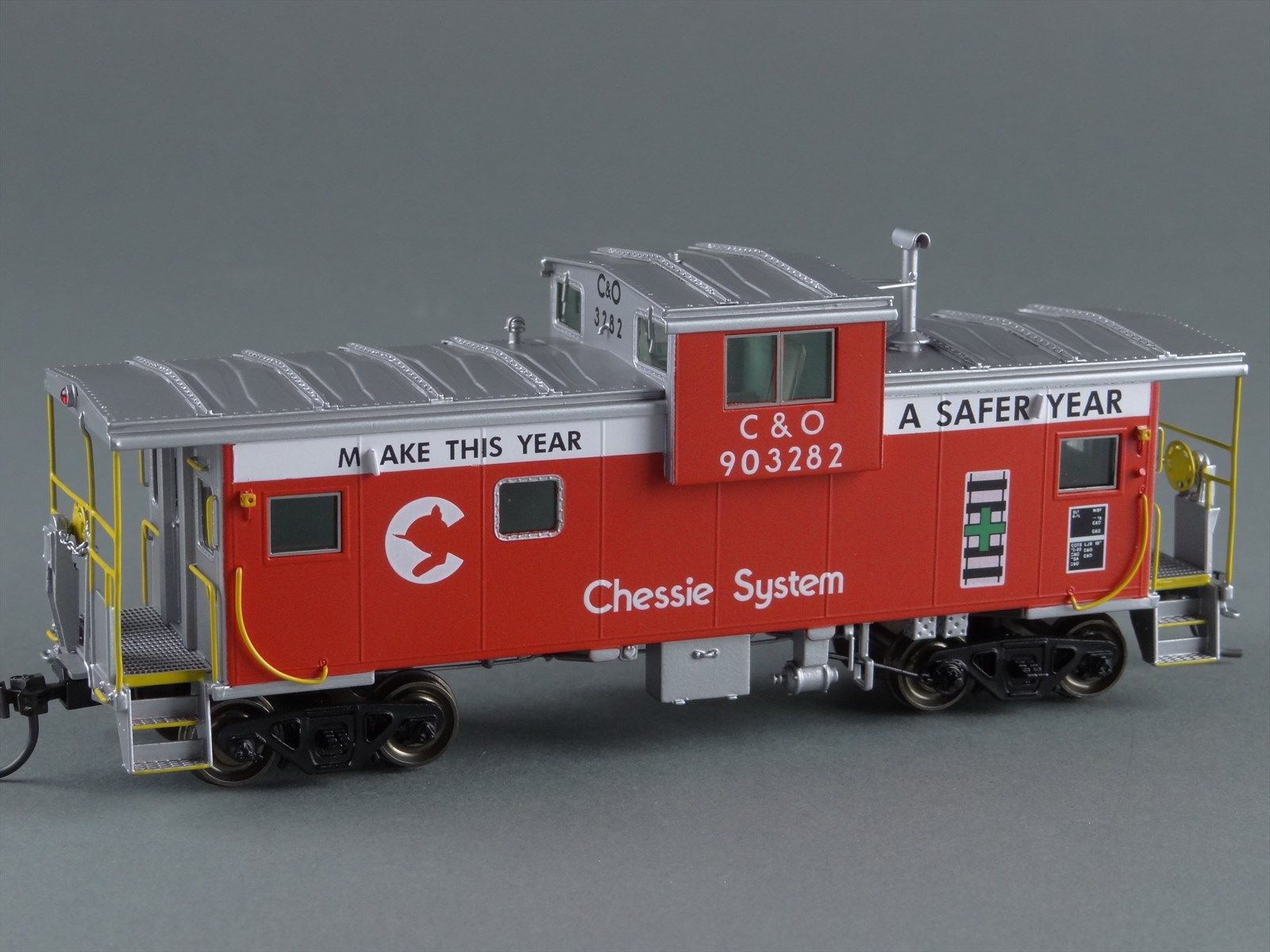 HO OMI 4223.1 Overland C&O Chessie International W-V Caboose #903282 w ...