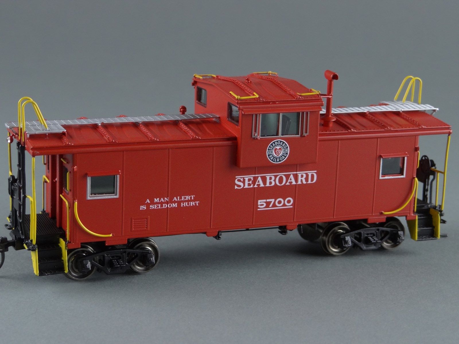 HO OMI 4247.1 SBD Seaboard International W-V Caboose #5700 w/ Interior ...