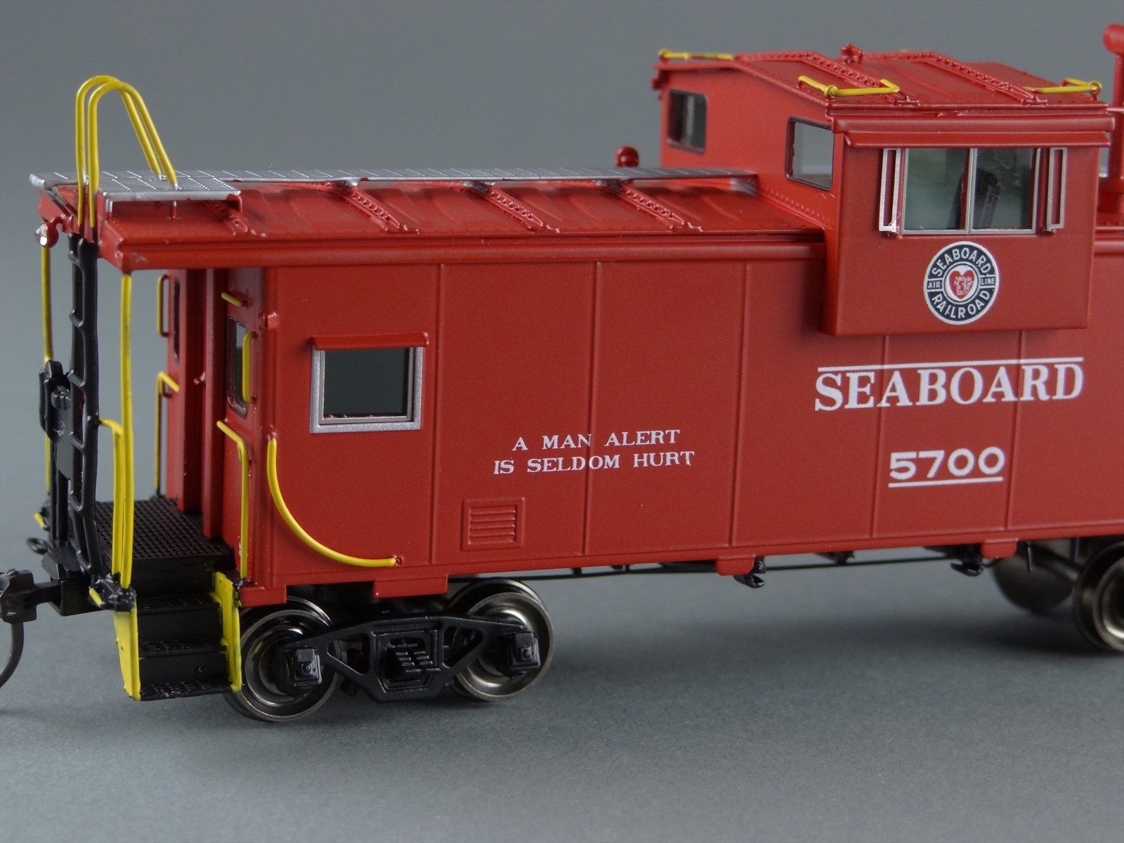 HO OMI 4247.1 SBD Seaboard International W-V Caboose #5700 w/ Interior ...