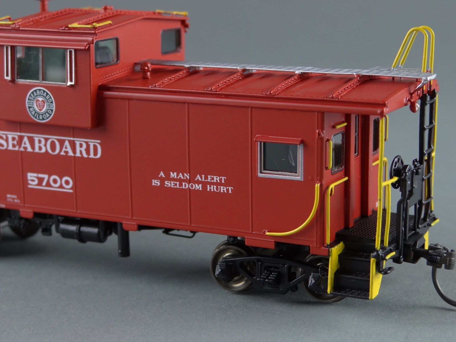 HO OMI 4247.1 SBD Seaboard International W-V Caboose #5700 w/ Interior ...