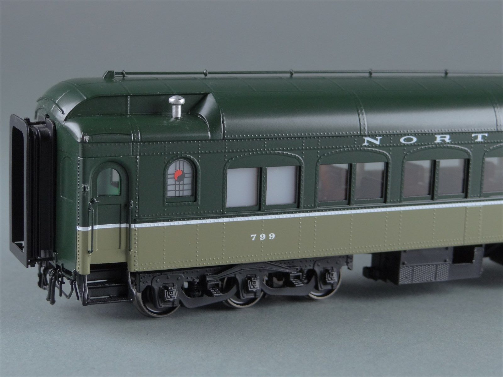HO W&R Enterprises NP Coach Tourist Car #799 - Loewy Scheme - Interior ...