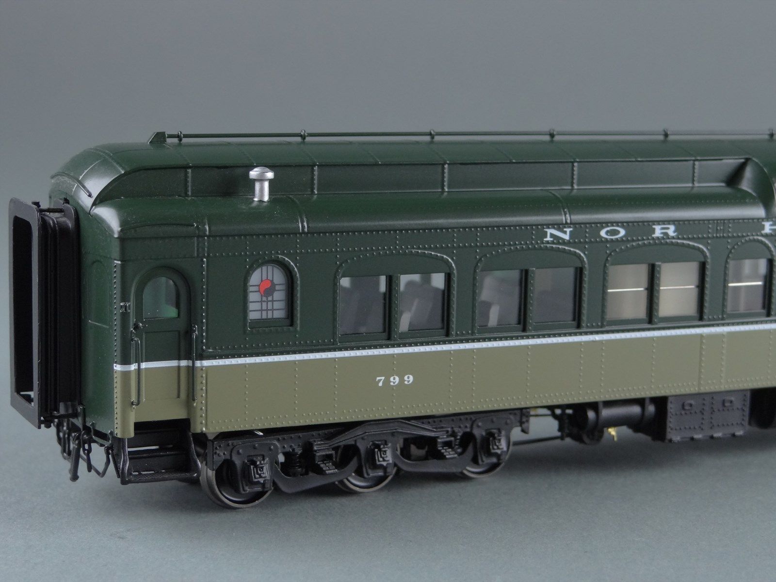 HO W&R Enterprises NP Coach Tourist Car #799 - Loewy Scheme - Interior ...