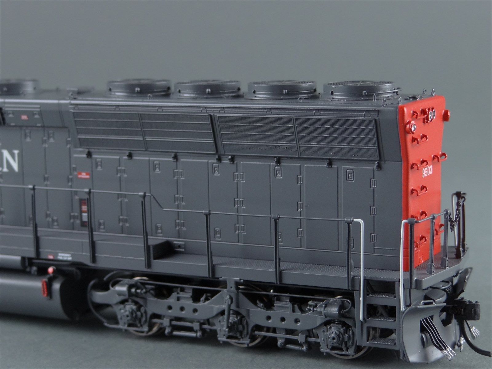 HO Brass OMI AA-1112-1 Overland SP SD45X Diesel #9503 - Bloody Nose