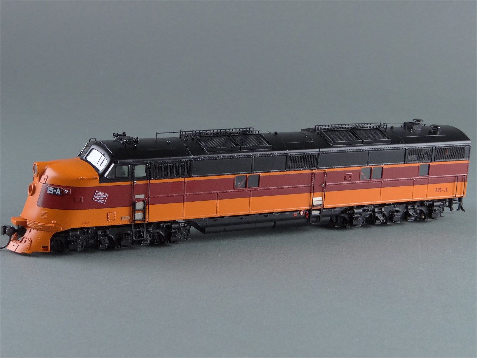 HO Railway Classics Milwaukee 1952 Hiawatha EMD E6 E6AA Diesel A/A SET #15