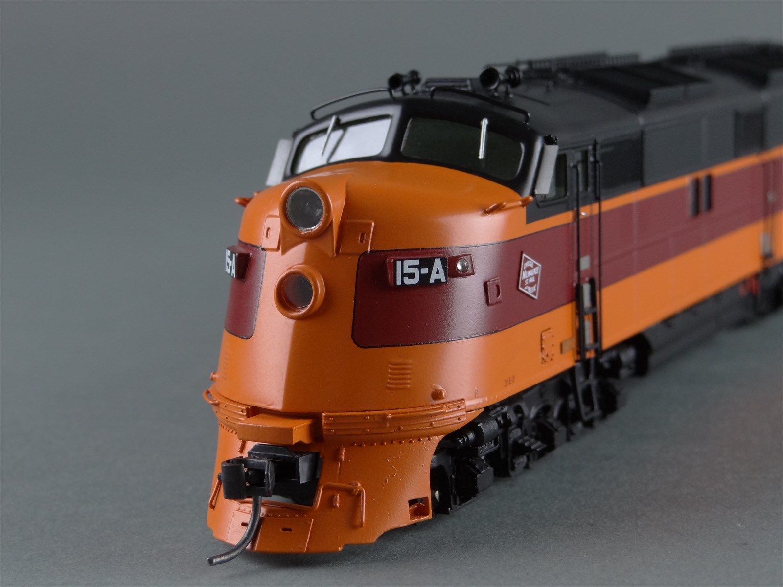 HO Railway Classics Milwaukee 1952 Hiawatha EMD E6 E6AA Diesel A/A SET #15