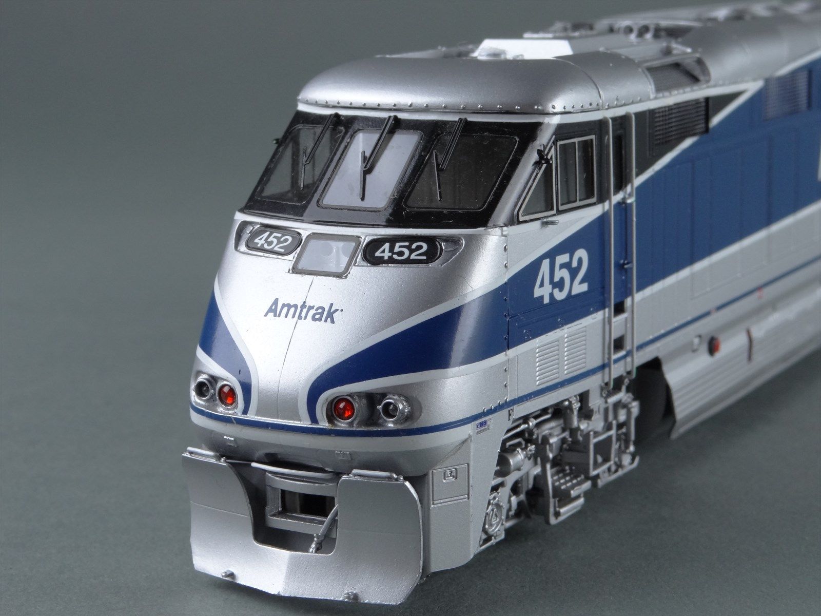 HO Brass OMI Overland Amtrak Surfliner F59PHI & 5 Car Consist Set