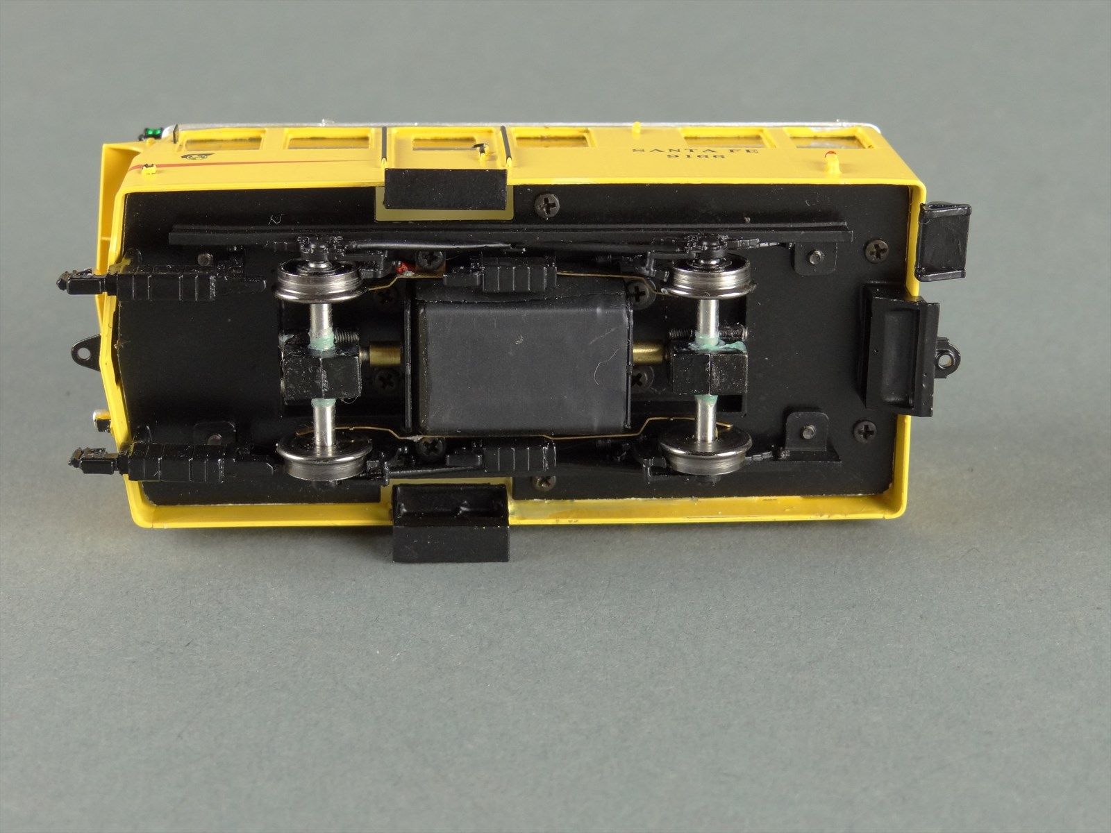 HO Brass Model Train - OMI 4303.1 AT&SF Santa Fe - Magnetic Rail Defect ...