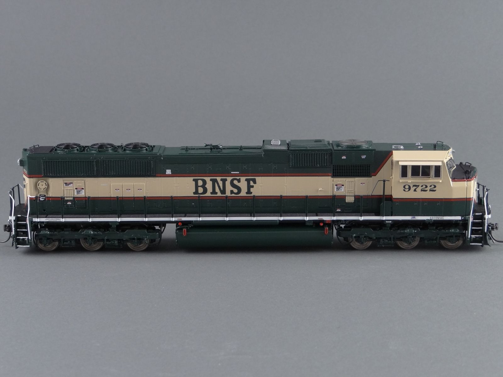 HO Brass Model Train - OMI 7902.1 BNSF Executive Scheme SD70MAC Diesel ...