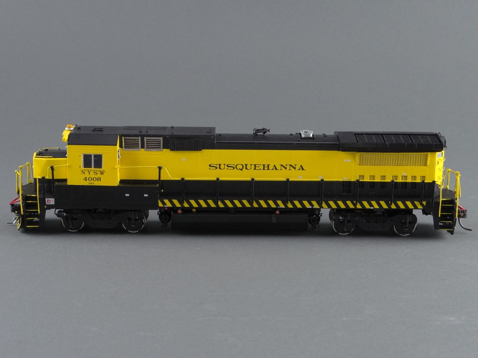HO Brass Model Train - OMI 5189 Overland NYS&W Susquehanna B40-8 Diesel #4008 - Custom