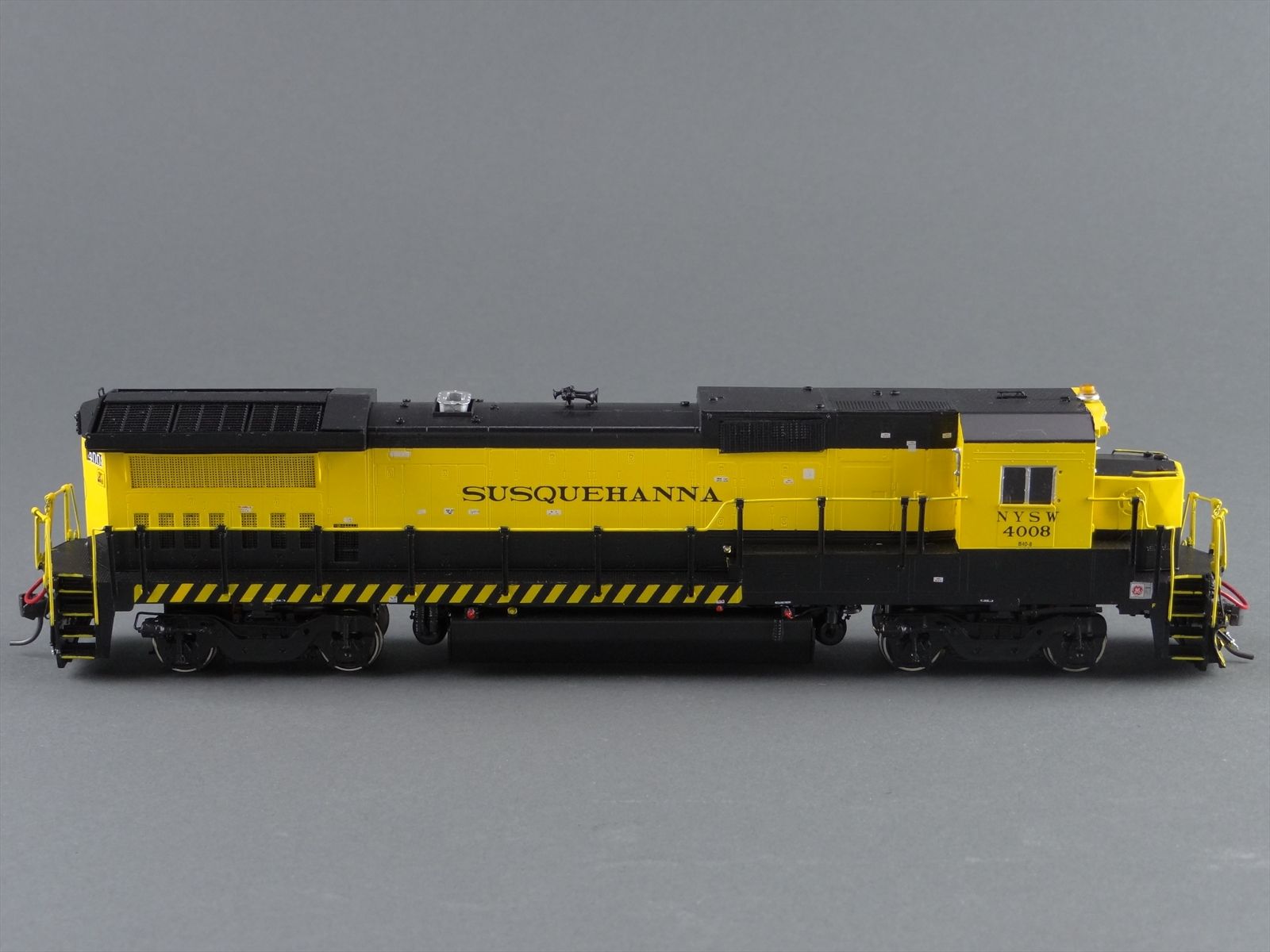 HO Brass Model Train - OMI 5189 Overland NYS&W Susquehanna B40-8 Diesel #4008 - Custom
