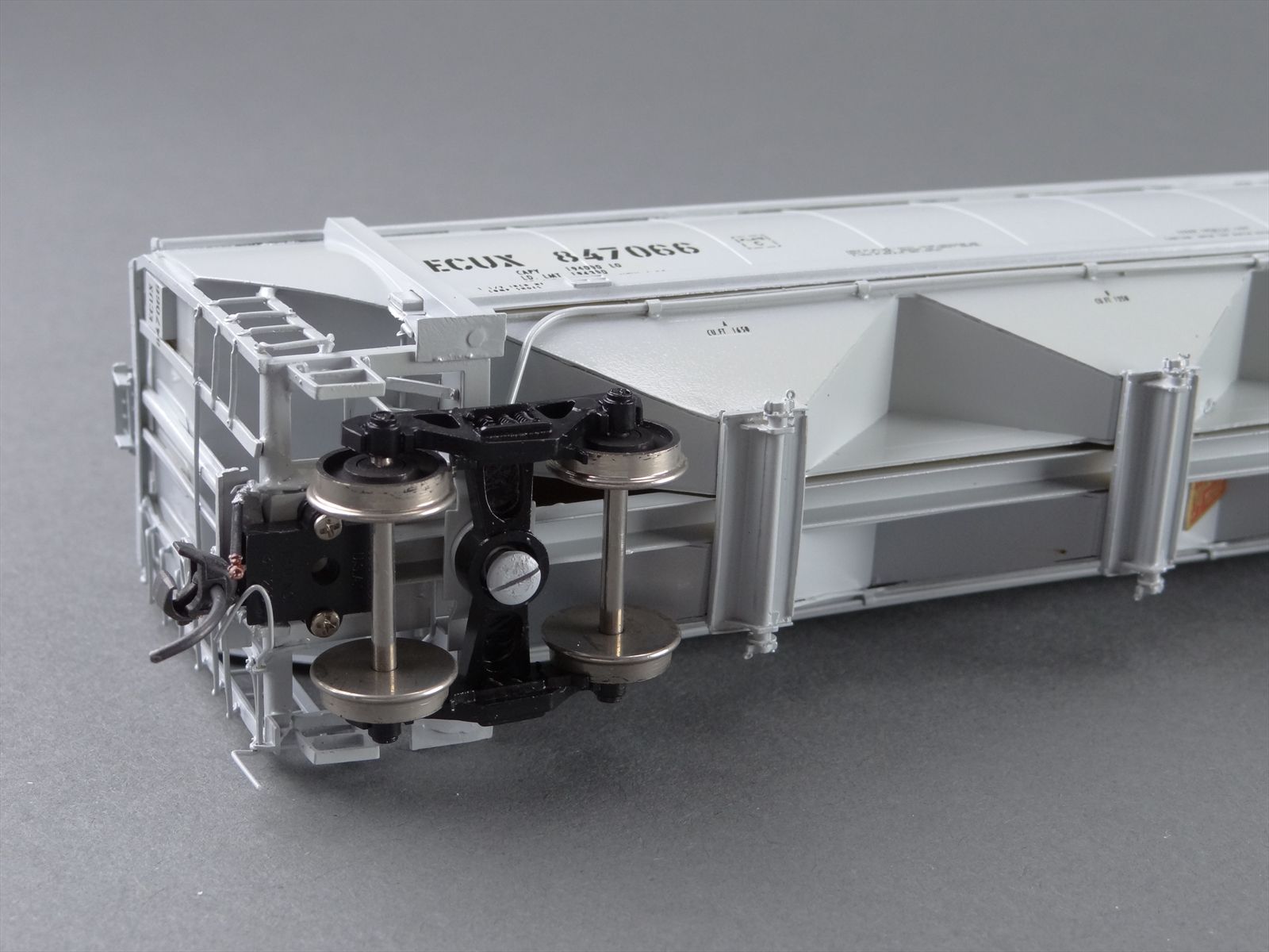 HO Brass Model Train - OMI 3179.2 ECUX Richmond Covered Hopper #847066 ...