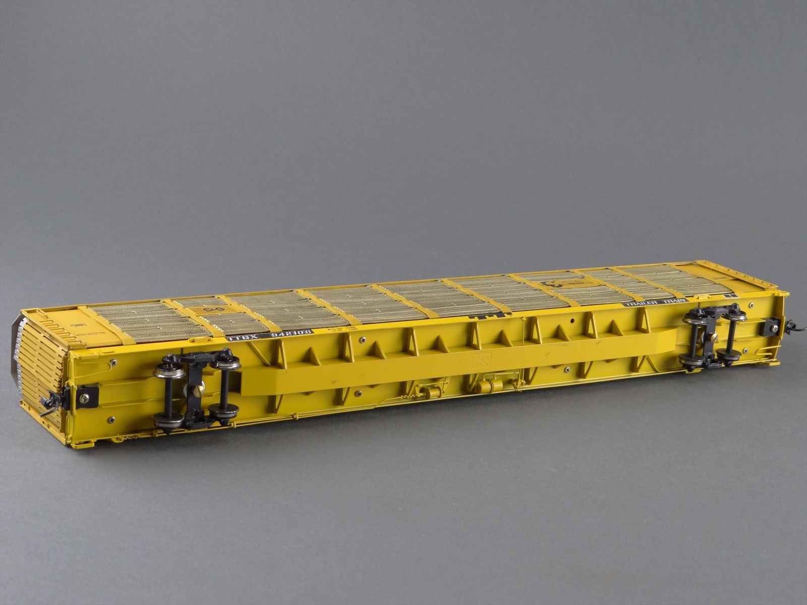 HO Brass Model Train - OMI 3078.1 C&O Portec Bi-Level Auto Rack ...