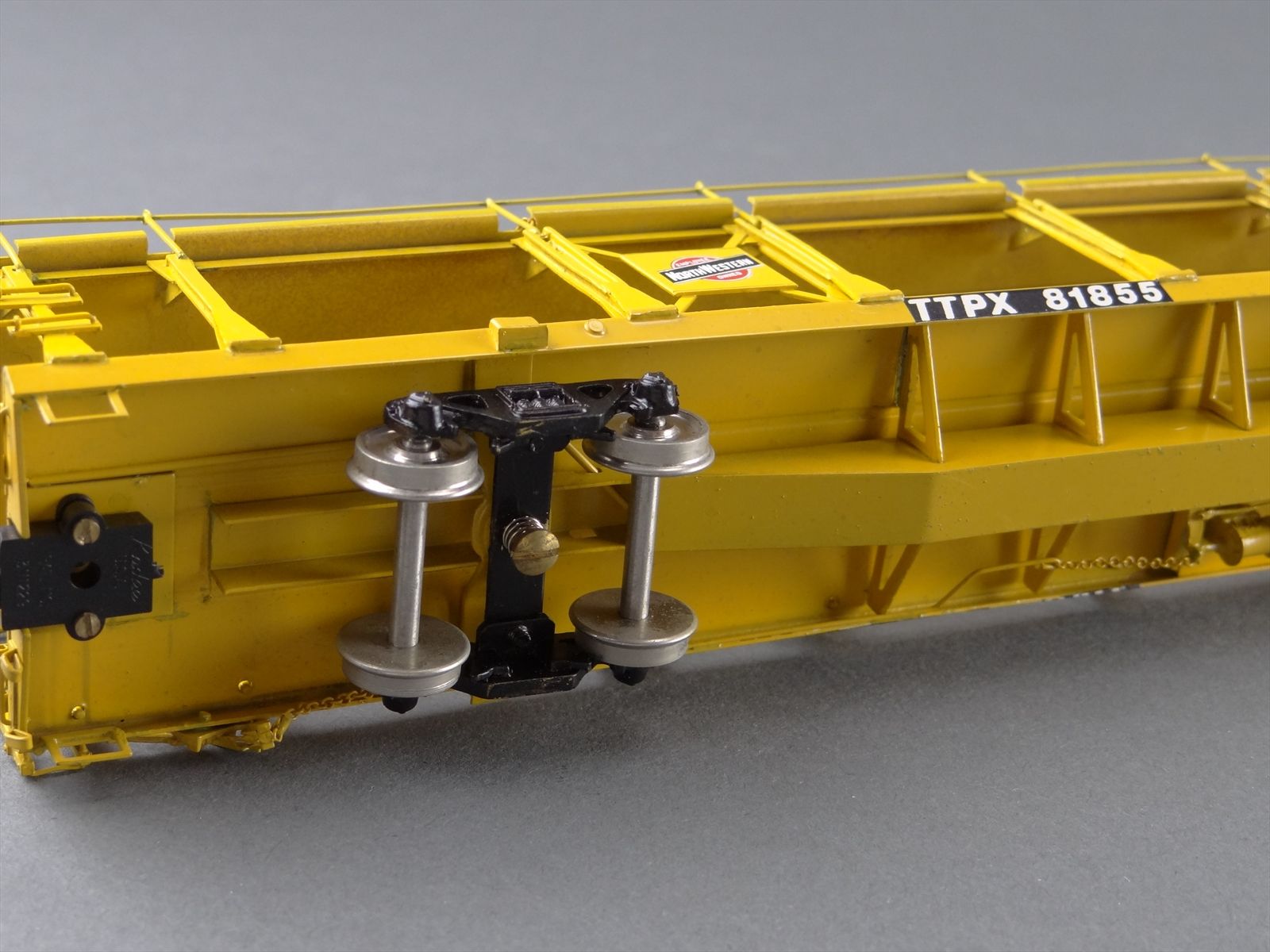 HO Brass Model Train - OMI 1354 TTX North Western Bi-Level Open Auto ...