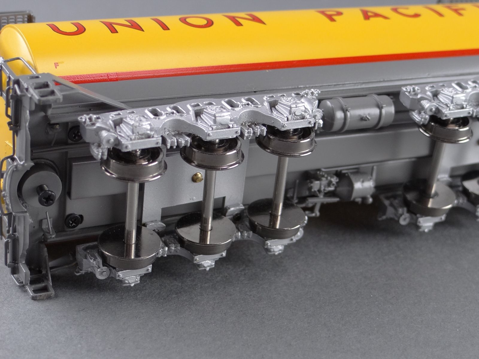 HO Brass Model Train - OMI 3369.1 UP Union Pacific 24,000 Gallon Round ...