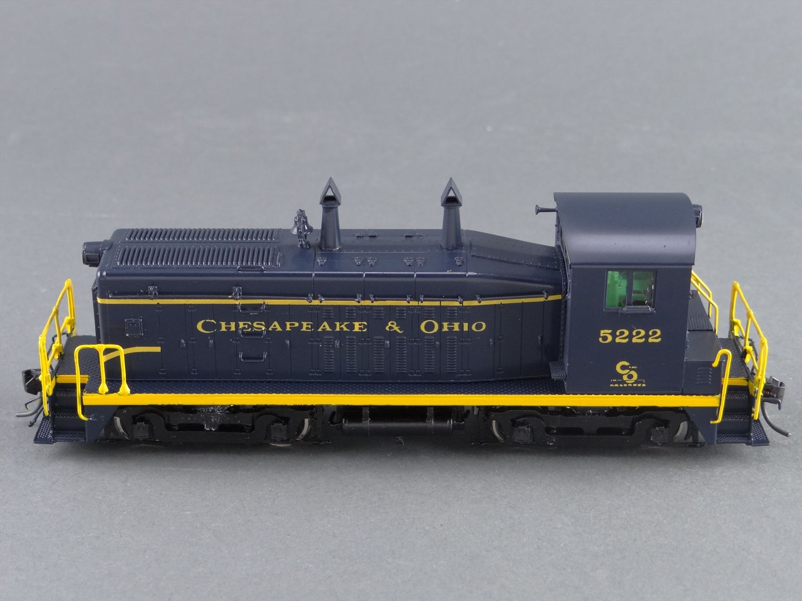 HO Brass Model Train - PSC 16708-3 C&O Chesapeake & Ohio SW-7 Diesel #5222
