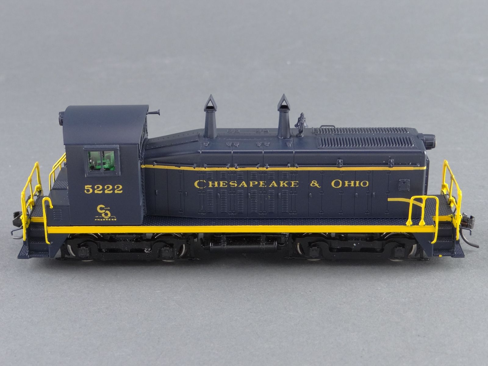 HO Brass Model Train - PSC 16708-3 C&O Chesapeake & Ohio SW-7 Diesel #5222