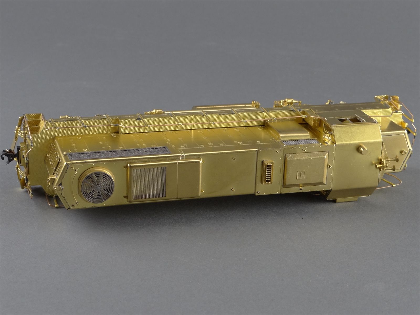 HO Brass Model Train - OMI 5119 Overland MIlwaukee SDL39 Diesel #582 ...
