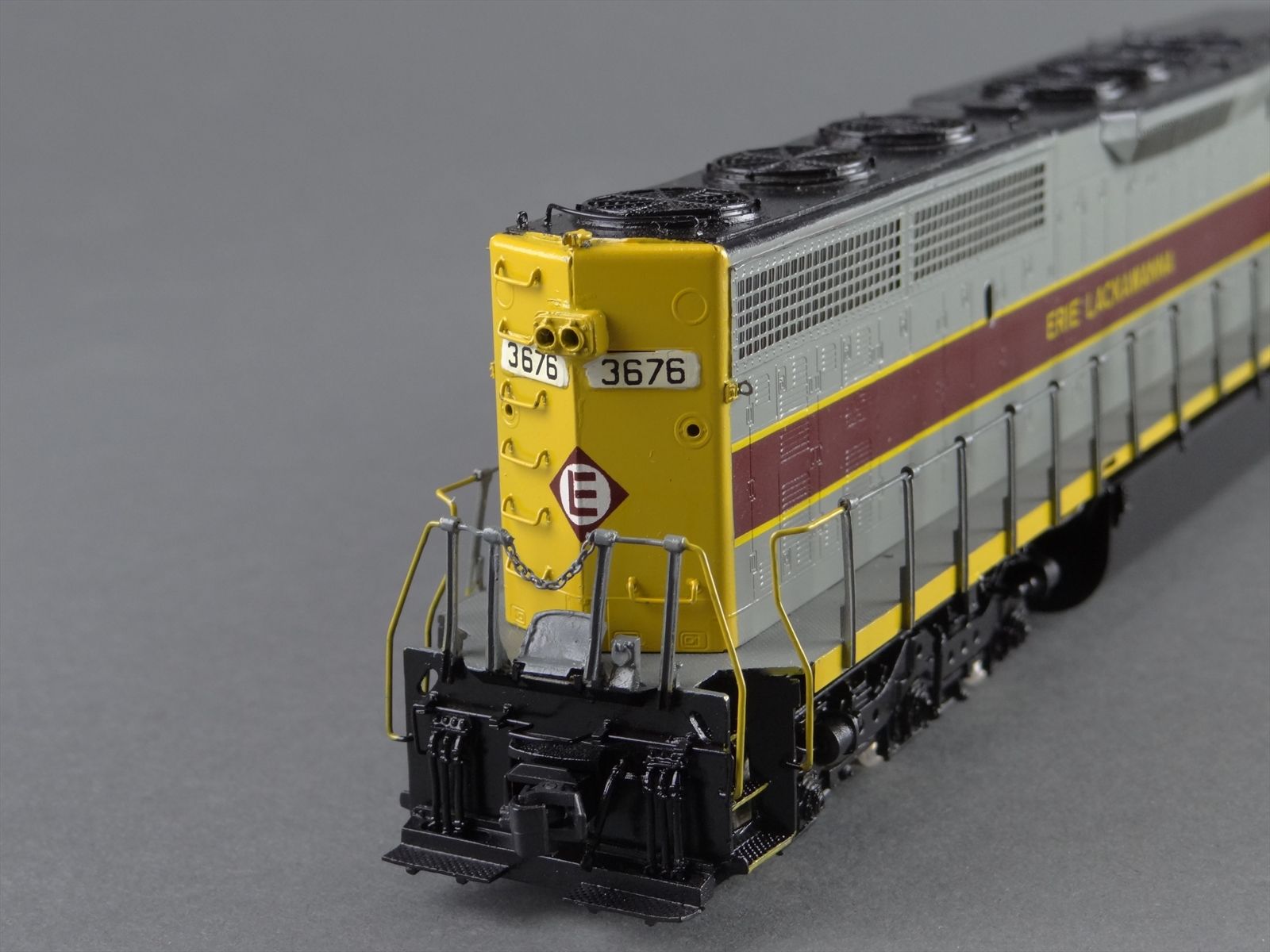 HO Brass Model Train - OMI #5778 Overland EL Erie-Lackawanna SD45-2 #3676 - CUSTOM