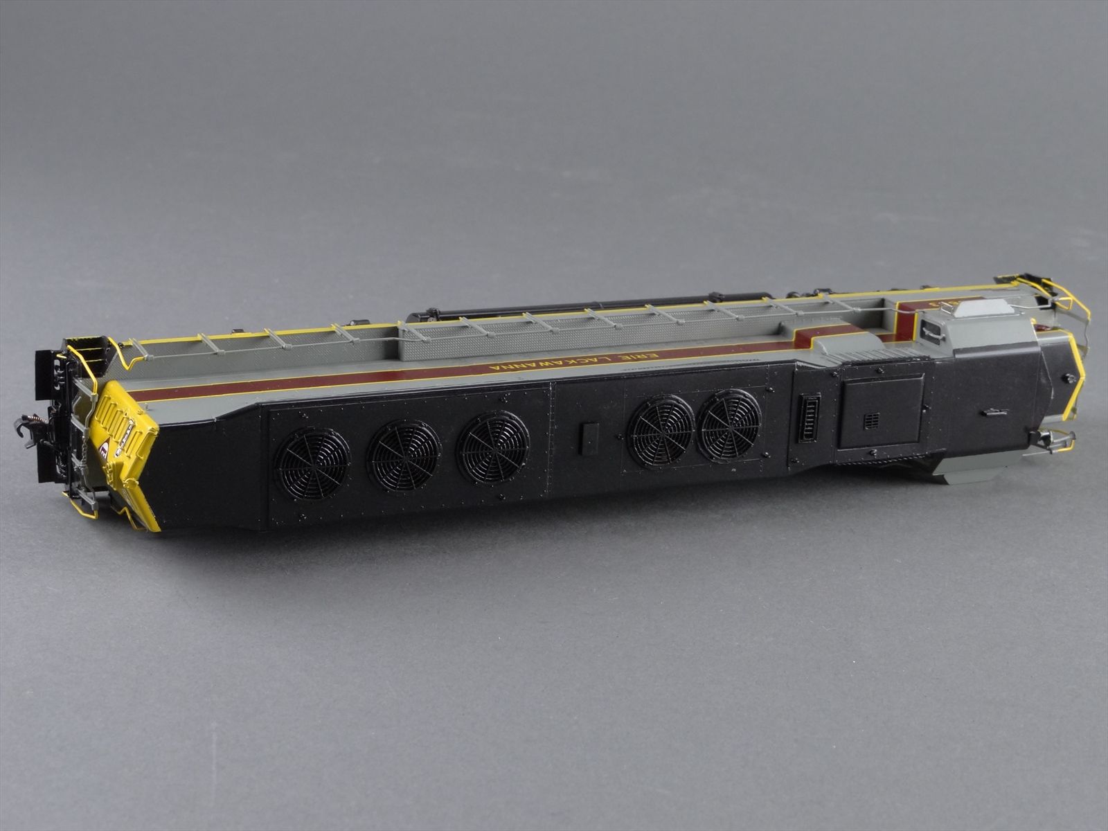 HO Brass Model Train - OMI 5782 Overland EL Erie-Lackawanna SDP45 #3663 - Custom