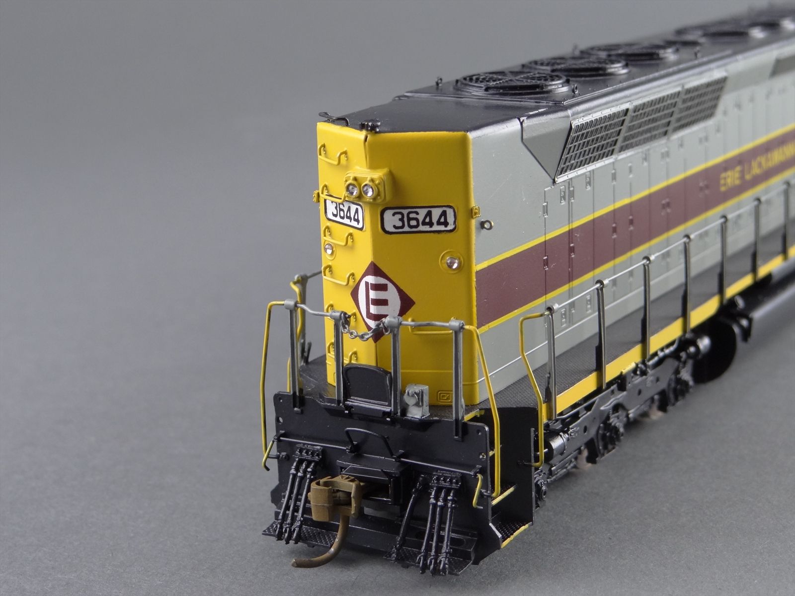 HO Brass Model Train - OMI 5781 Overland EL Erie-Lackawanna SDP45 #3644 - Custom