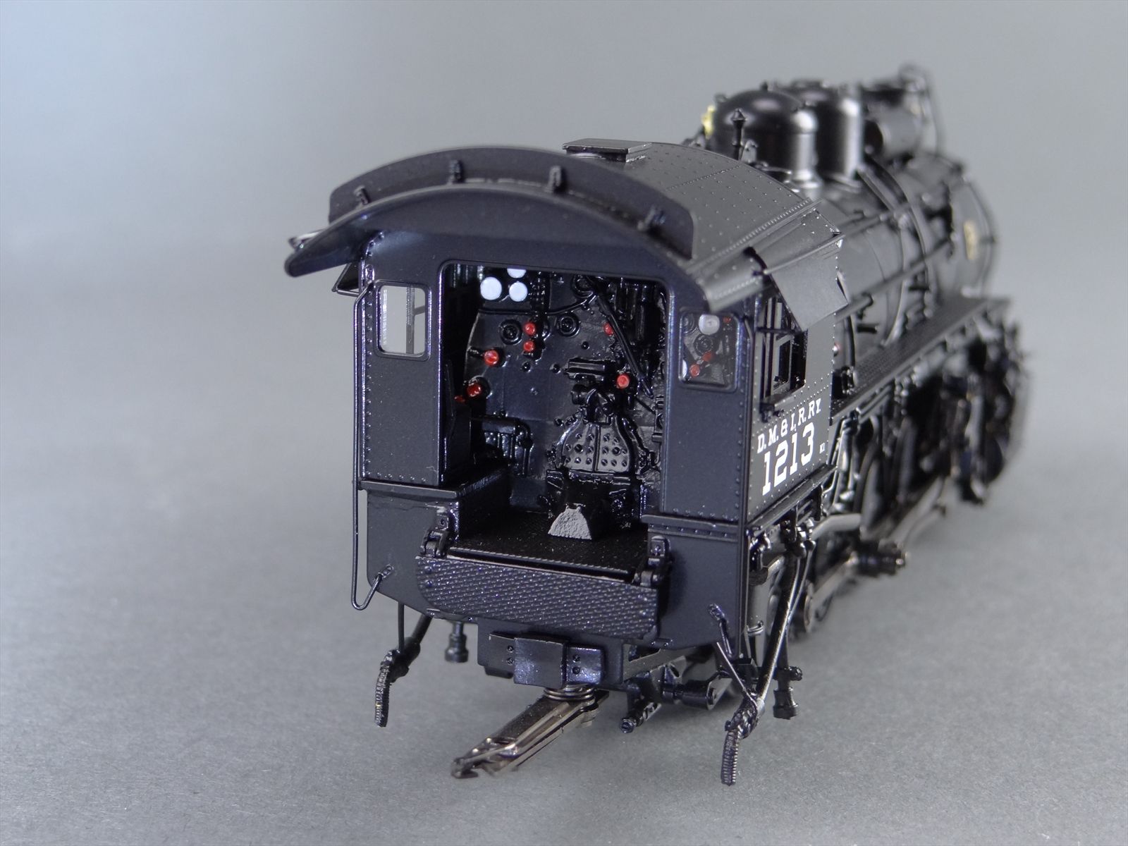 HO Brass Model Train - PSC 17028-1 DM&IR 2-8-0 #1213 Black with Tanks