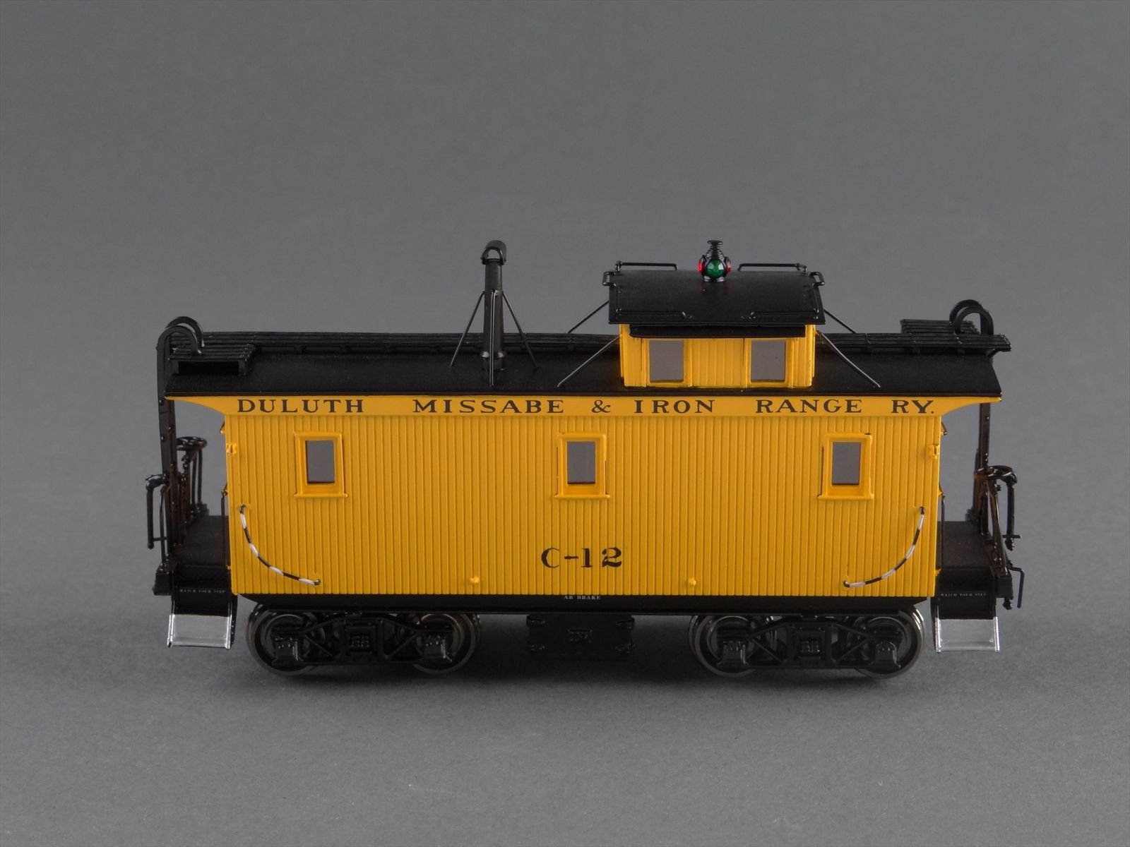 HO Brass Model Train - SSL Shoreham DM&IR Short Caboose w/side beam C-12