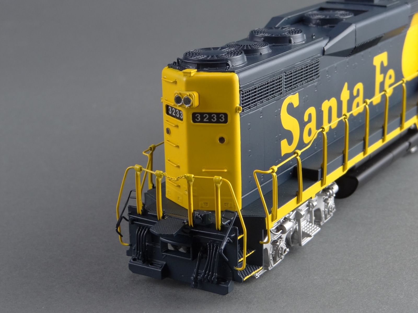 HO Brass Model Train - CIL 2151.1 ATSF Santa Fe GP-30 Phase 1 #3233 w ...