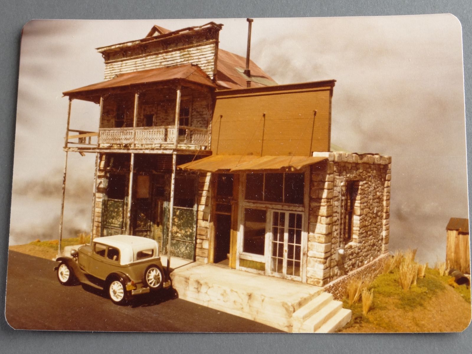 HO / HOn3 Thomas A Yorke Craftsman Kit - Pool Hall / Bordello