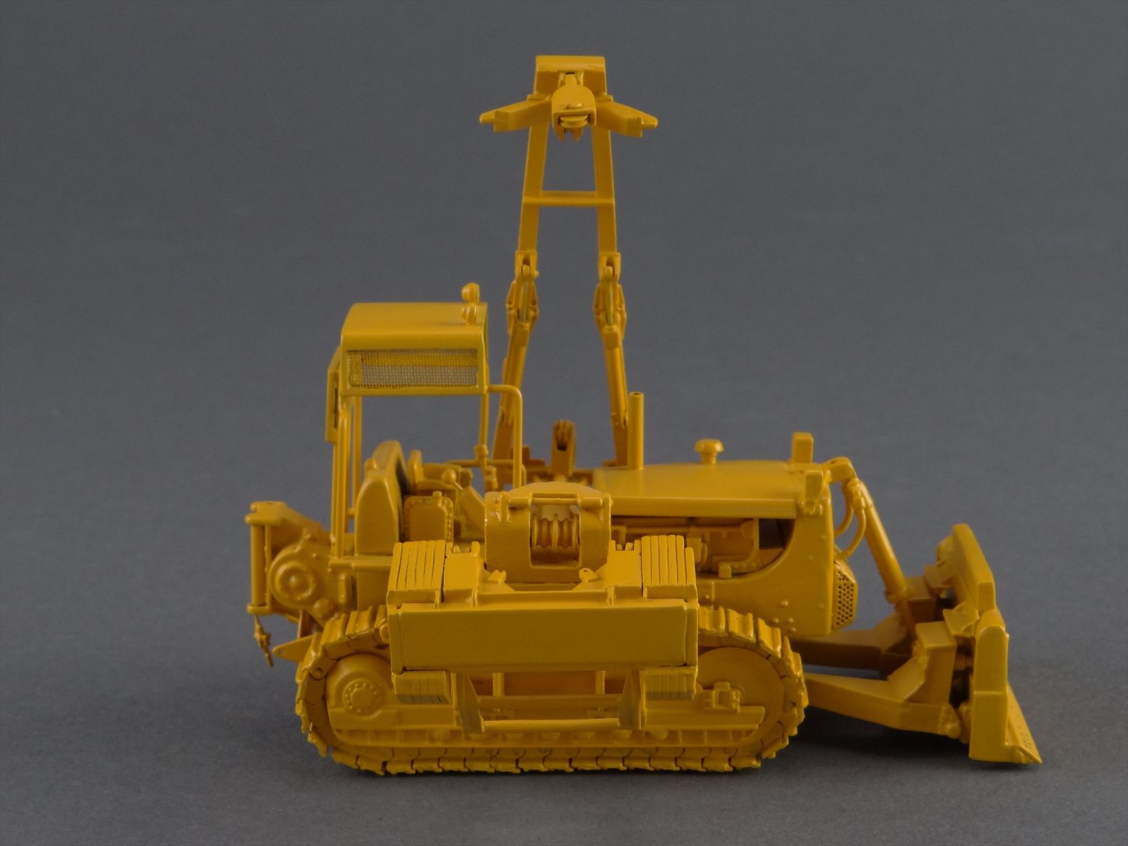 HO Brass OMI 3377.1 Overland Bulldozer with Side Boom - Painted Yellow