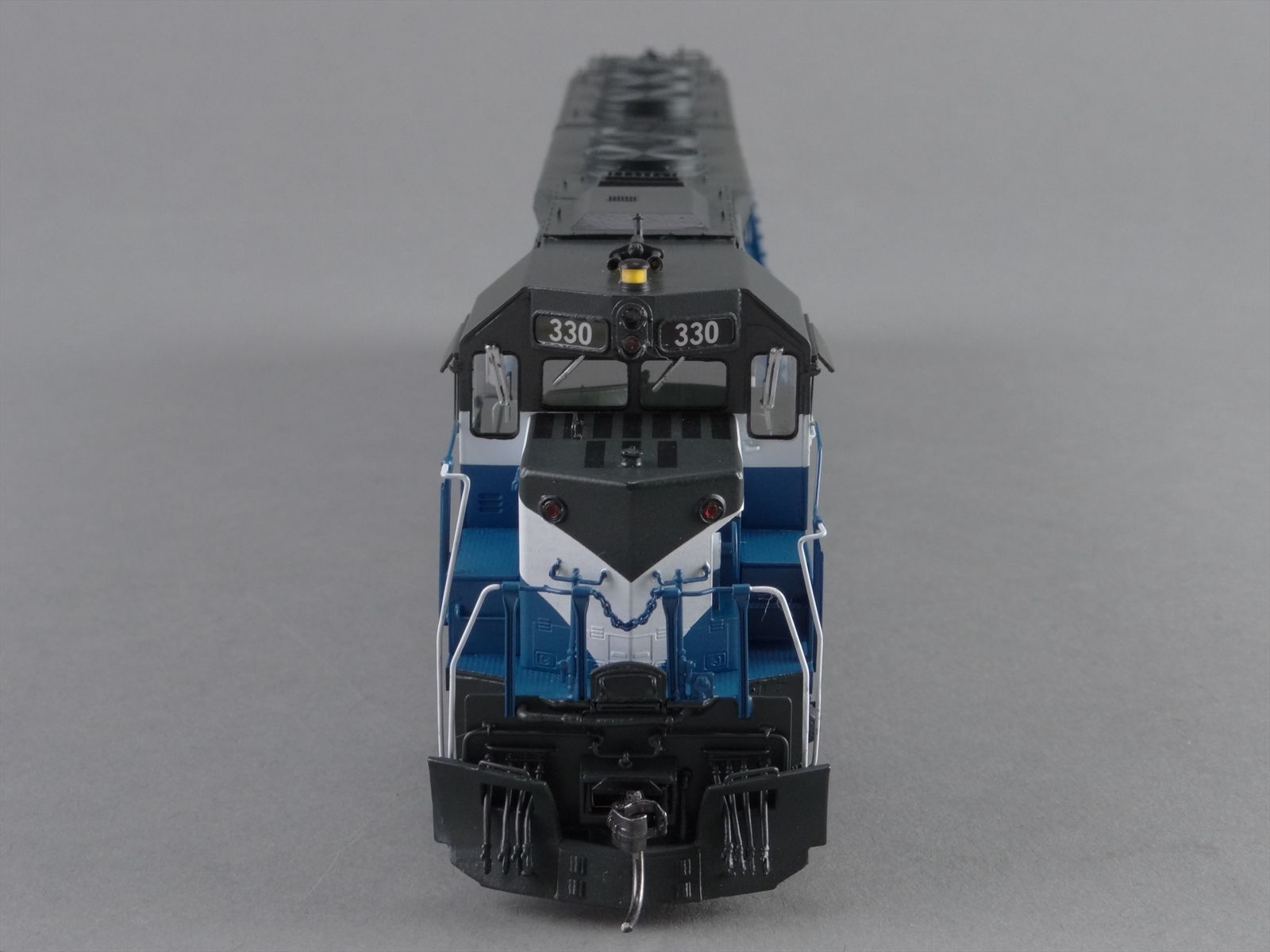 HO Brass Model Train - UTI 5006-2 GN Great Northern Sky Blue SDP-45 ...