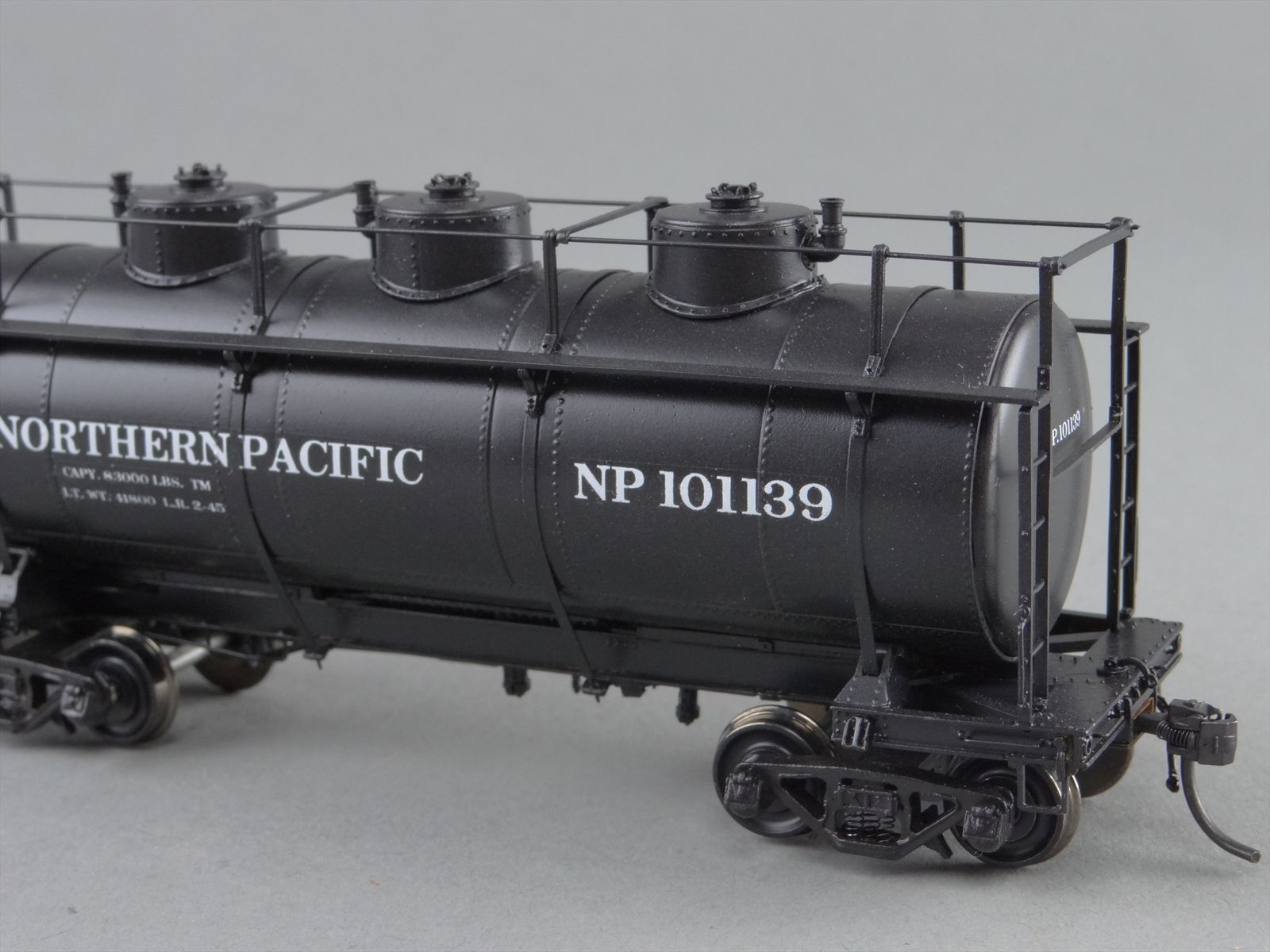 HO Brass W&R 10,000 Gal Tank Car Three Dome - NP Northern Pacific ...