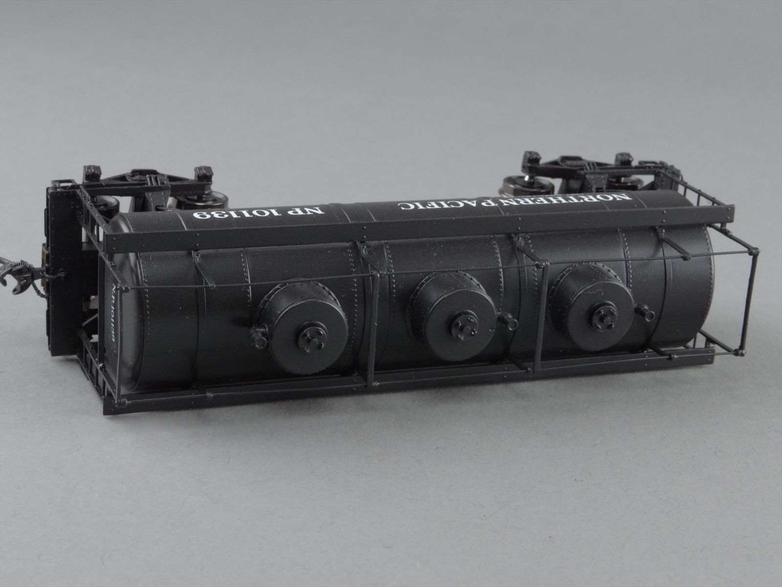 HO Brass W&R 10,000 Gal Tank Car Three Dome - NP Northern Pacific ...
