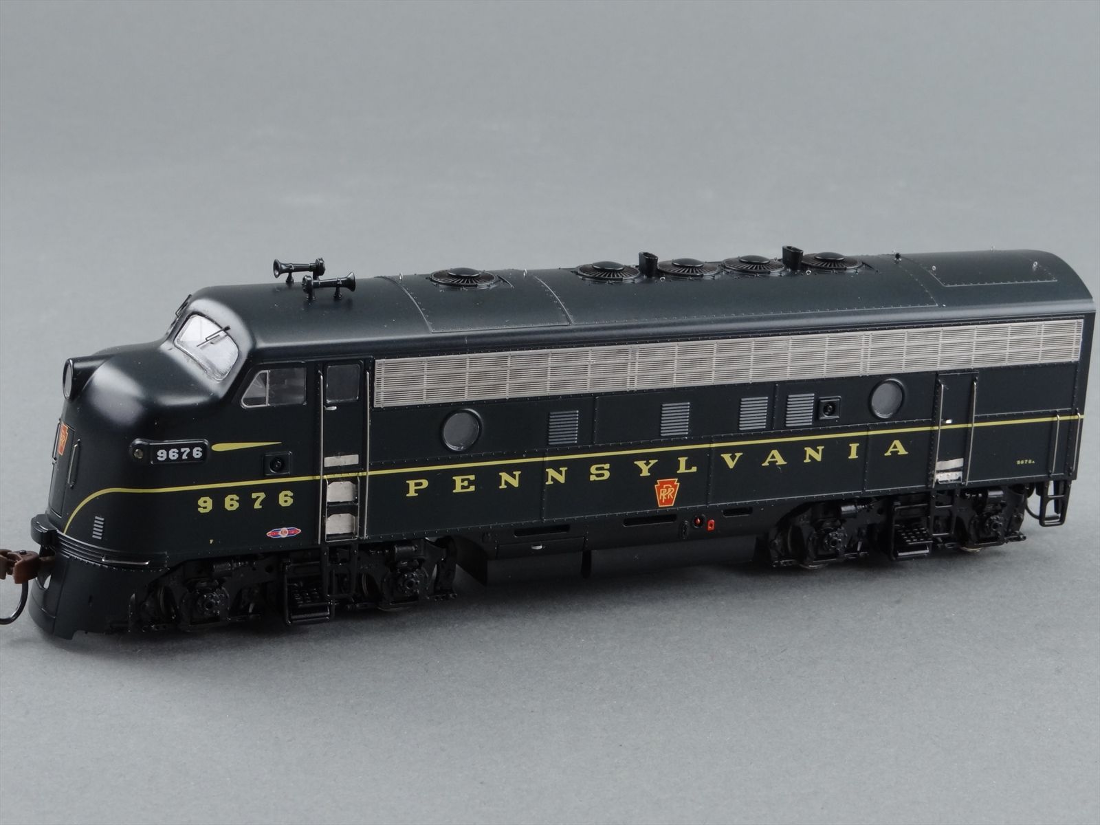 HO Scale Athearn Genesis 0G1001A PRR Pennsylvania F7A Diesel Engine #9676