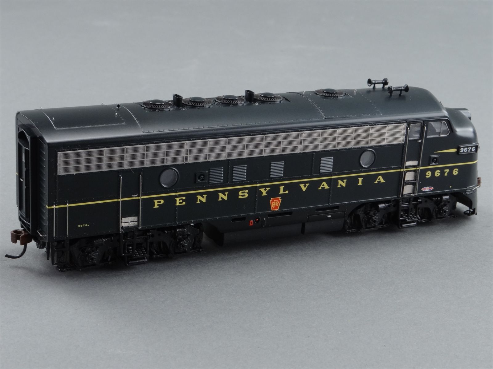 HO Scale Athearn Genesis 0G1001A PRR Pennsylvania F7A Diesel Engine #9676