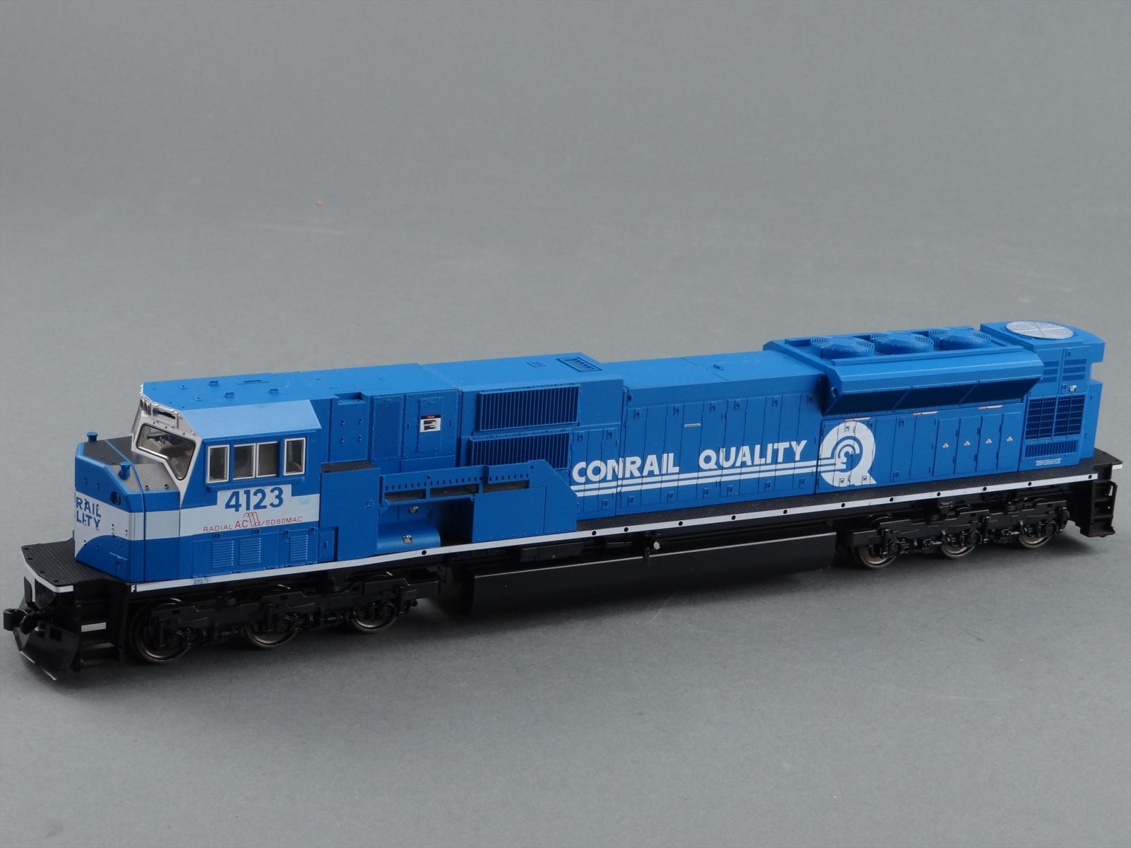 HO Scale Kato 37-6343 CR Conrail SD80MAC Diesel Engine #4123