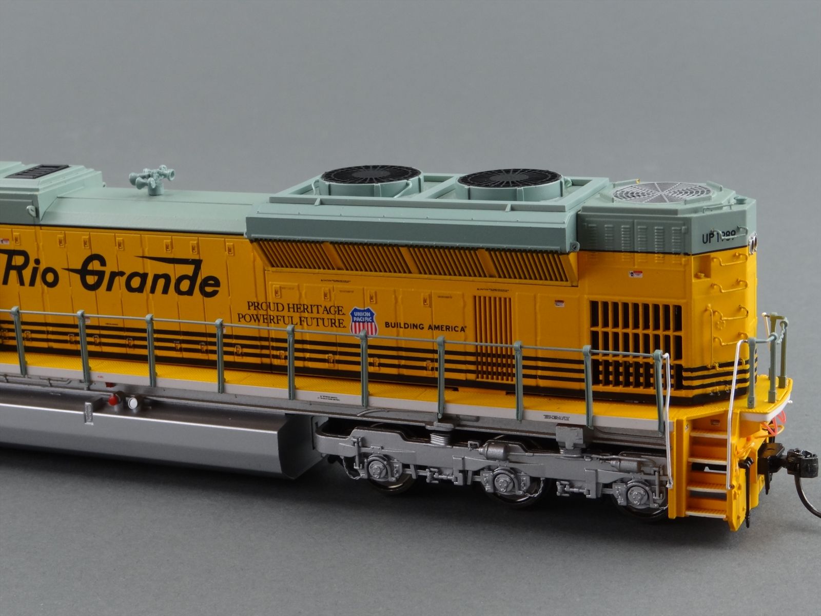 HO Scale MTH 80-2281-0 UP / D&RGW Heritage EMD SD70ACe Diesel #1989 w ...