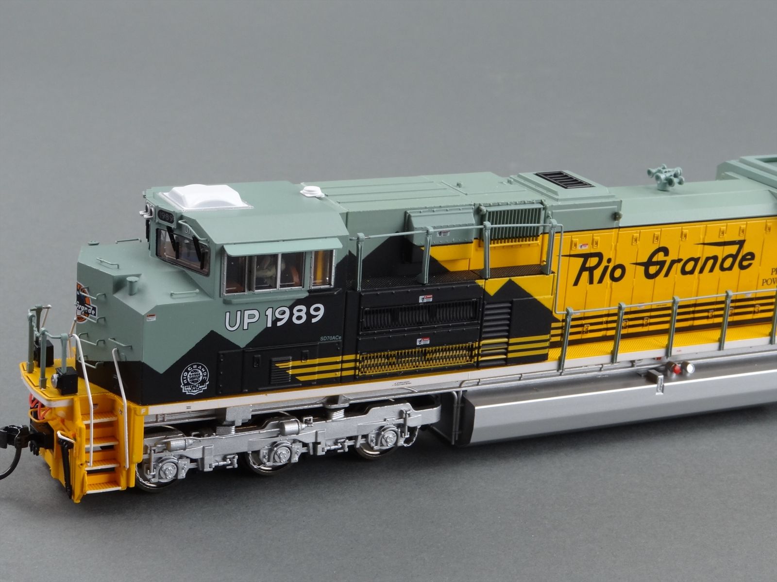 HO Scale MTH 80-2281-0 UP / D&RGW Heritage EMD SD70ACe Diesel #1989 w/ Tsunami Sound & DCC