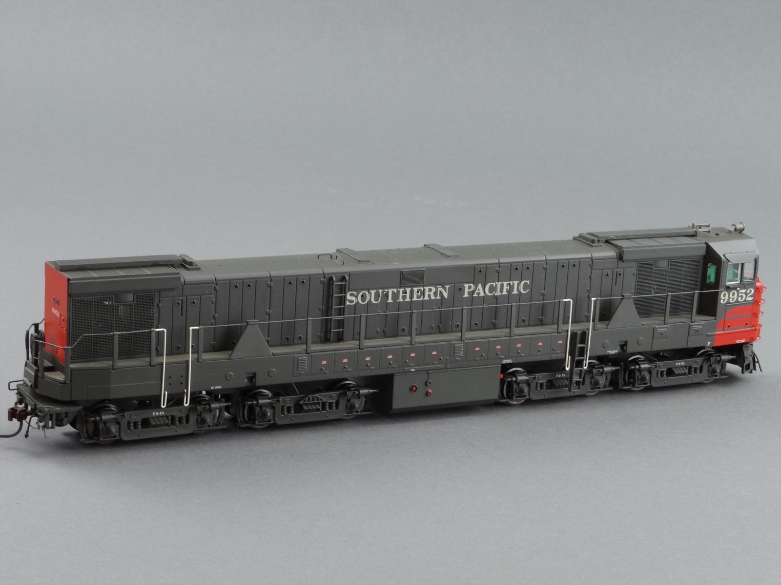 HO Scale Athearn 88680 SP Southern Pacific U50 Diesel Engine #9952