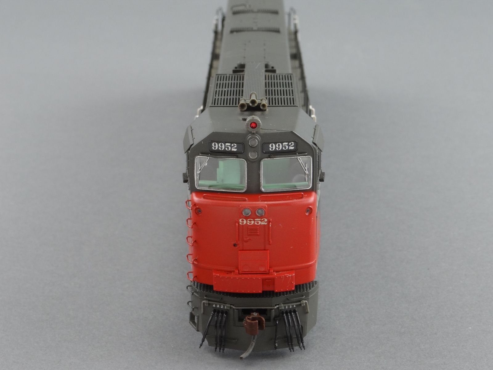 HO Scale Athearn 88680 SP Southern Pacific U50 Diesel Engine #9952