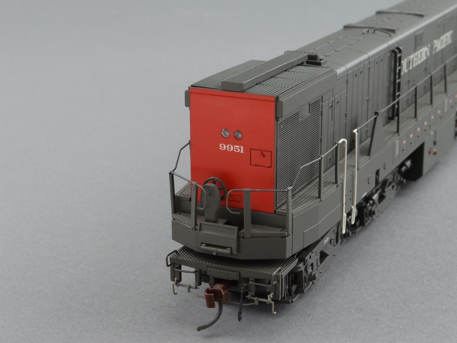 HO Scale Athearn 88679 SP Southern Pacific U50 Diesel Engine #9951