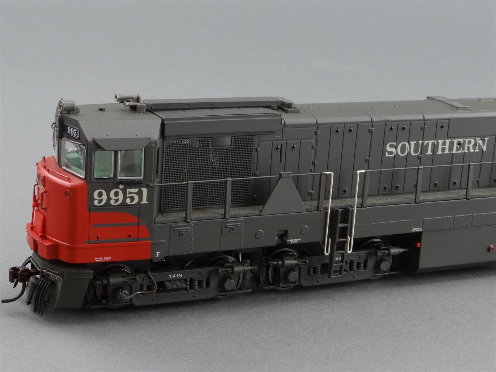 HO Scale Athearn 88679 SP Southern Pacific U50 Diesel Engine #9951