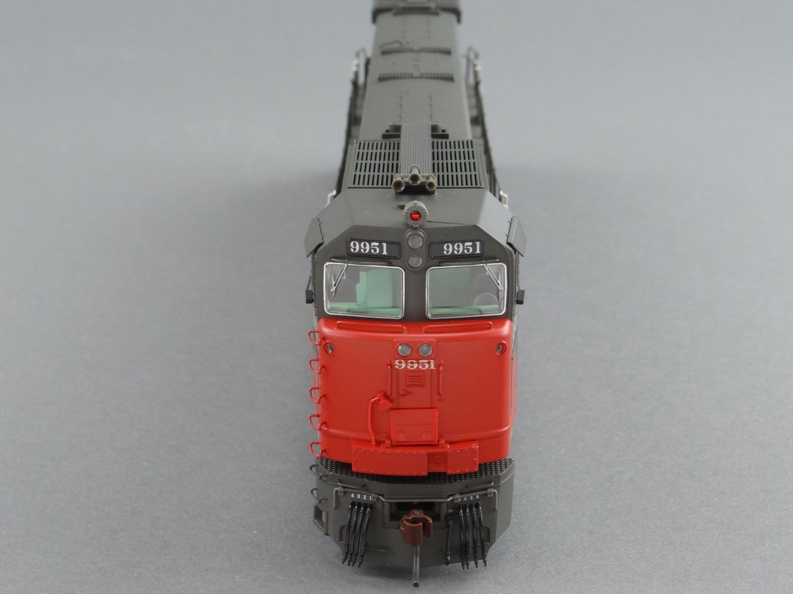 HO Scale Athearn 88679 SP Southern Pacific U50 Diesel Engine #9951