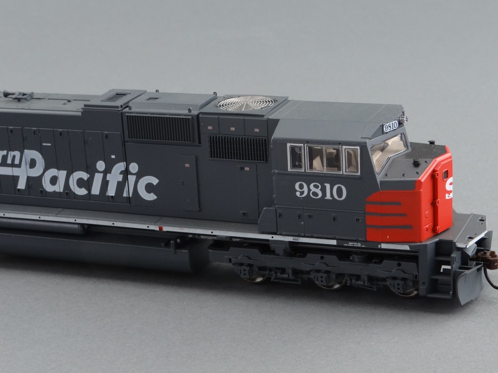 HO Scale Athearn Genesis G6126 SP Southern Pacific SD70M Diesel Engine ...