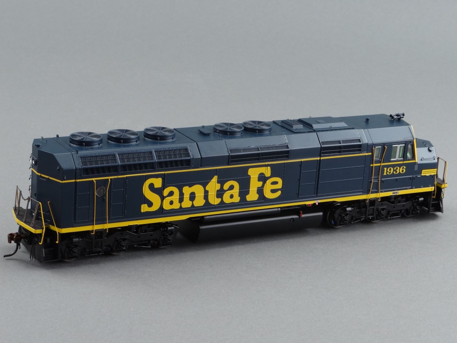 HO Scale Athearn Genesis G67502 ATSF Santa Fe F45 Diesel Engine #1936