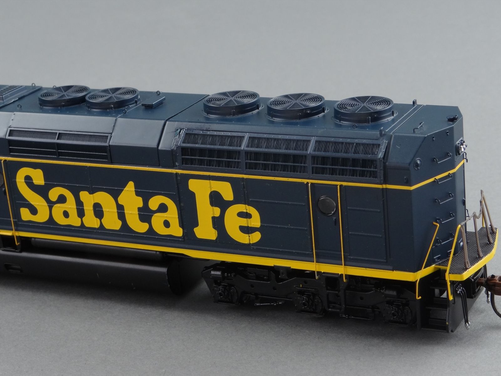 HO Scale Athearn Genesis G67502 ATSF Santa Fe F45 Diesel Engine #1936