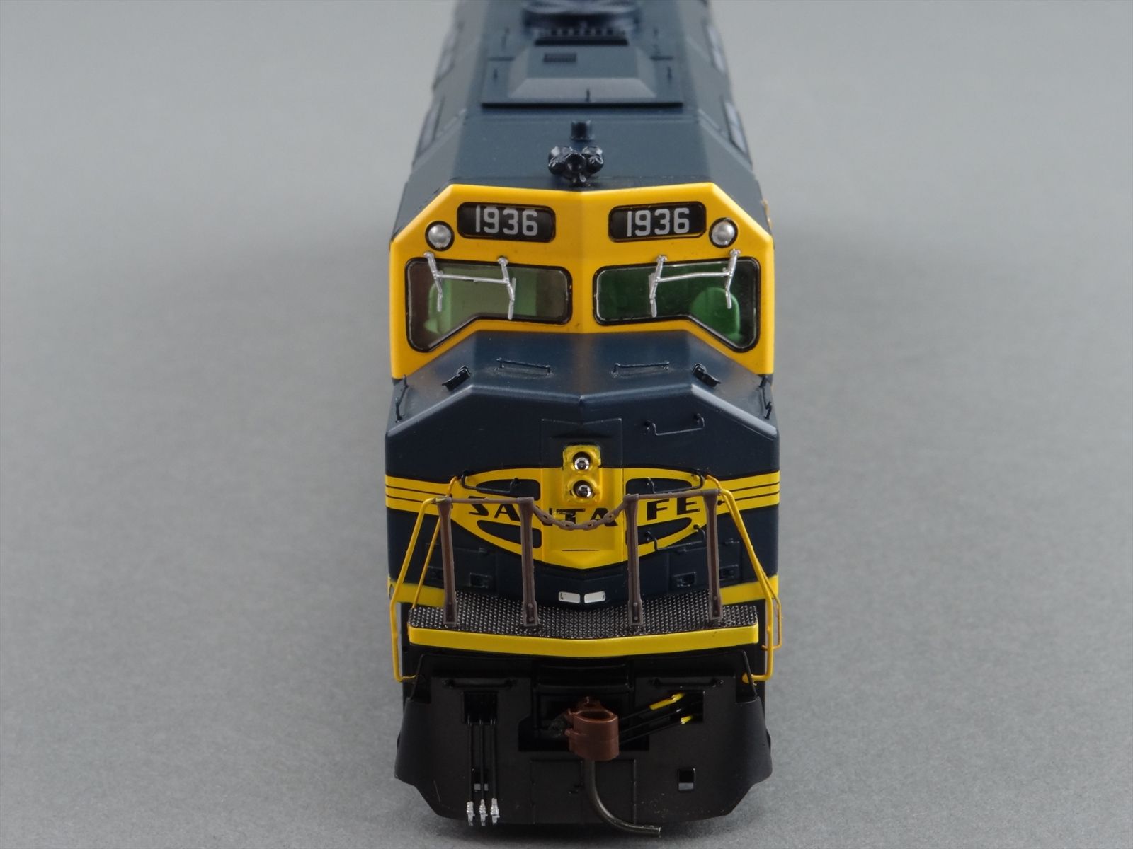 HO Scale Athearn Genesis G67502 ATSF Santa Fe F45 Diesel Engine #1936