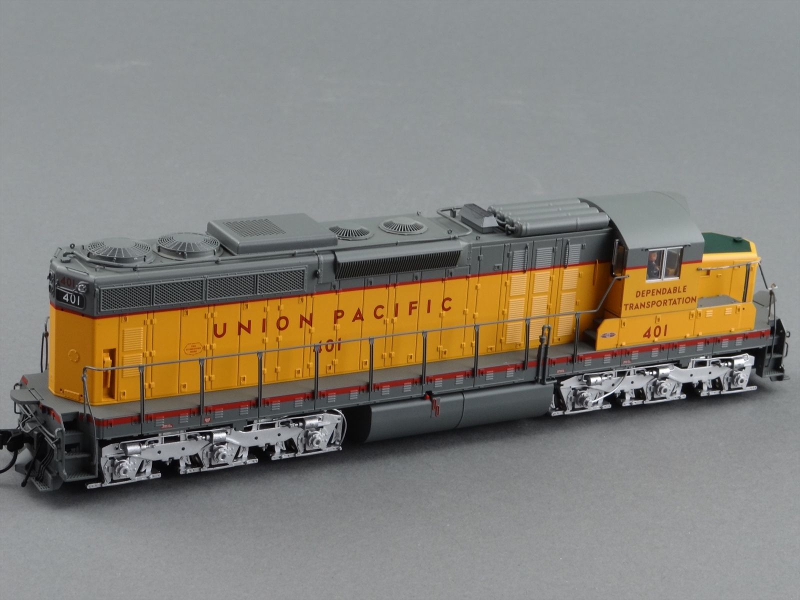 HO Scale Atlas 7513 UP Union Pacific SD24 Diesel Engine #401 Silver Series