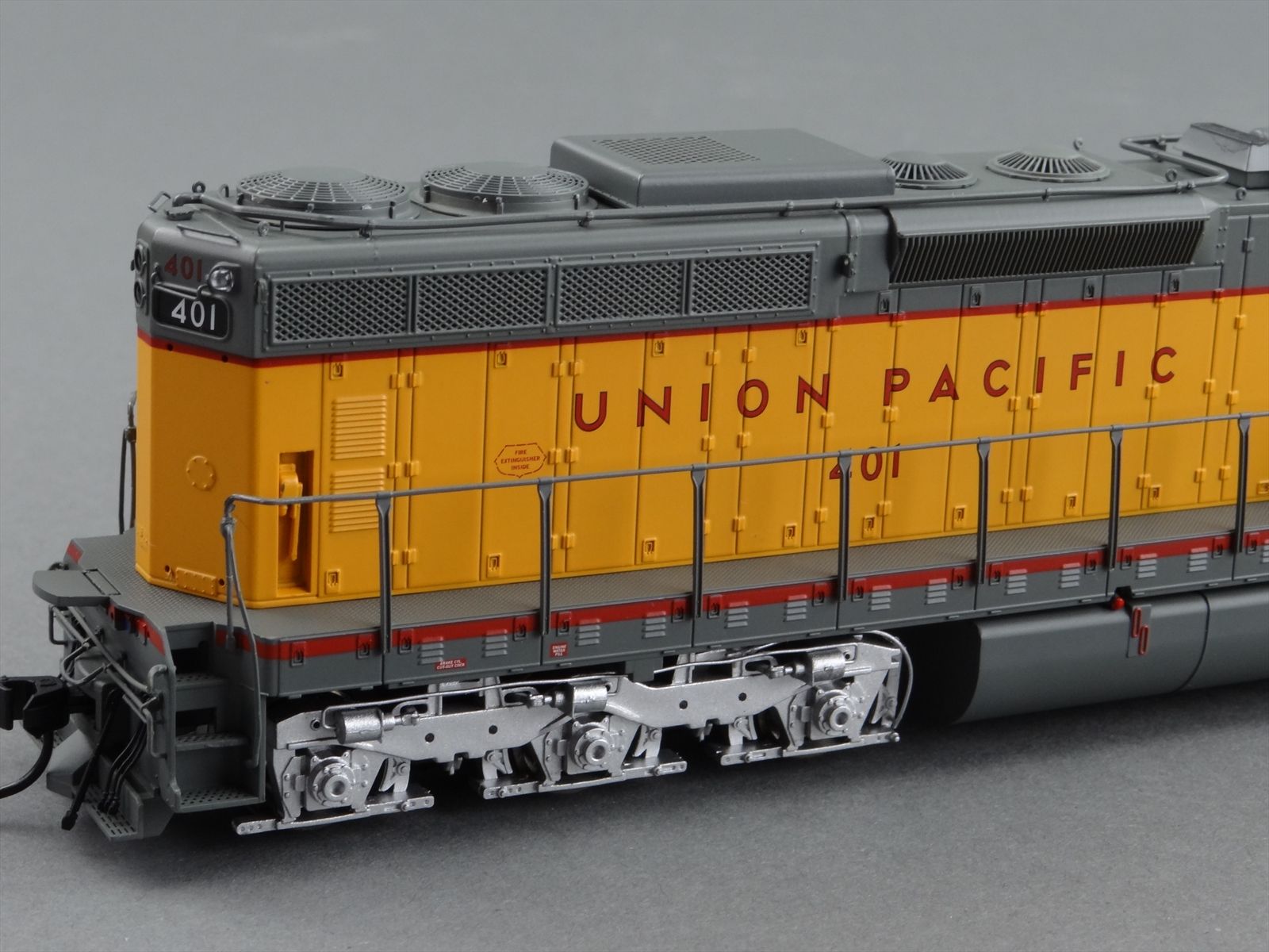 HO Scale Atlas 7513 UP Union Pacific SD24 Diesel Engine #401 Silver Series
