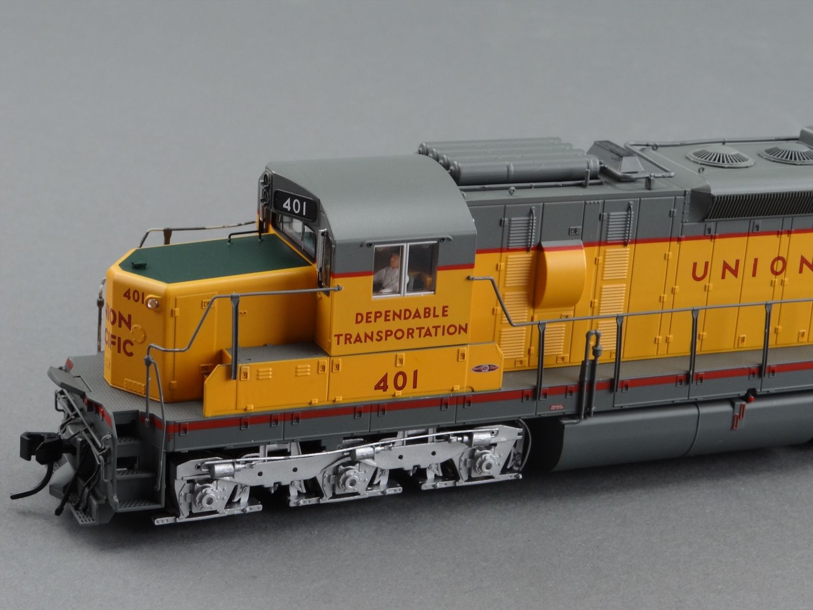 HO Scale Atlas 7513 UP Union Pacific SD24 Diesel Engine #401 Silver Series